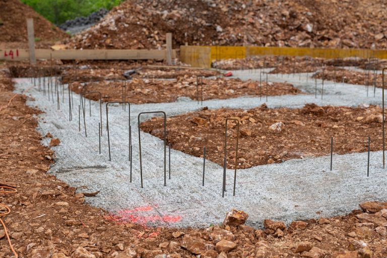 Trakasti temelji - GK LONJAK